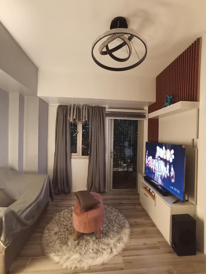 Mr J House - Makati