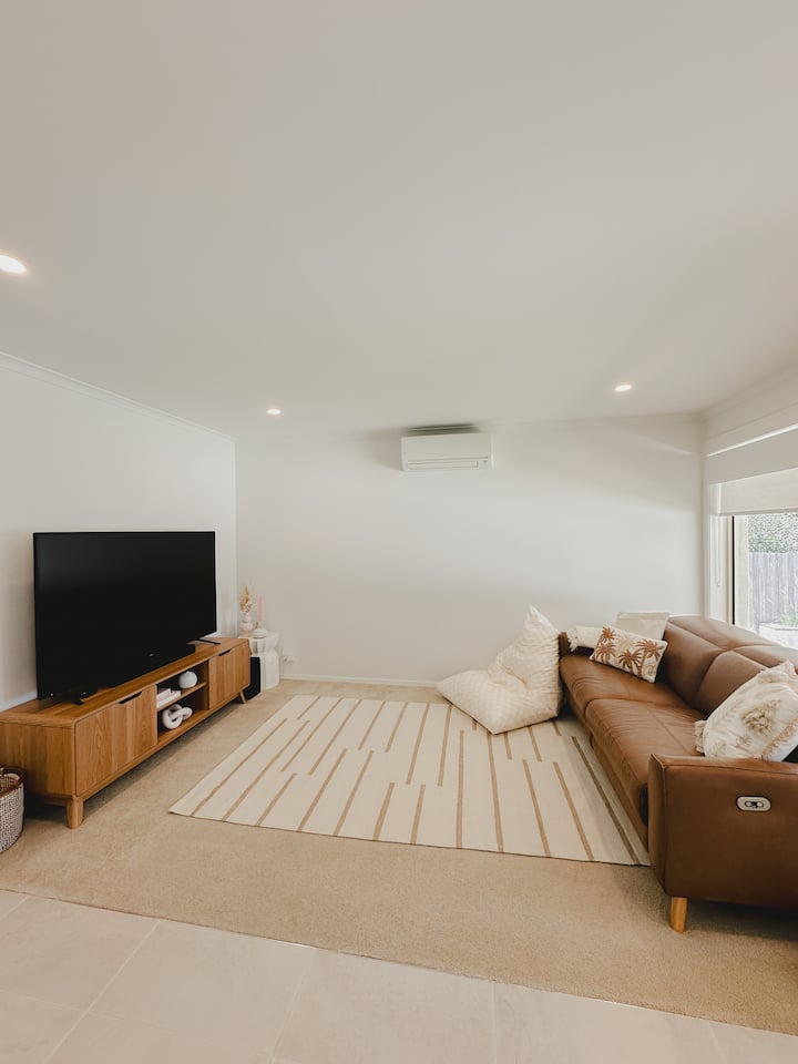 Honey Flower House - Cbd, Hospital, Beach & Train - Warrnambool