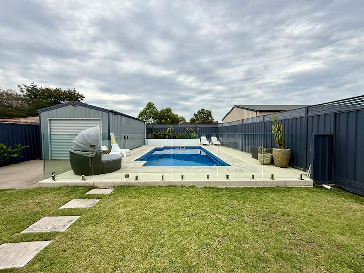 Yaringa Mayfield – Relaxed Poolside Stay - ニューカッスル