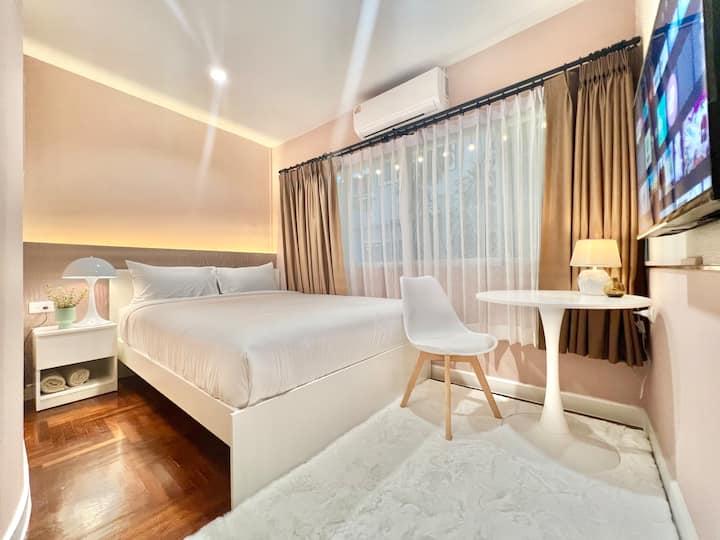 M2 | 2 Bedrooms Near Bts Asoke/3 Ppl - Bangkok