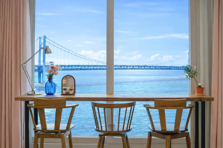 상위 숙소•광안리 해변 바로 앞•광안대교 파노라마 조망•청결•침대 4개•호텔 침구류•66㎡ - Busan