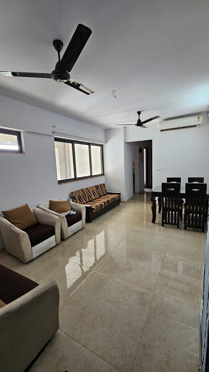 Spacious 2bhk With Lake View - Dombivli