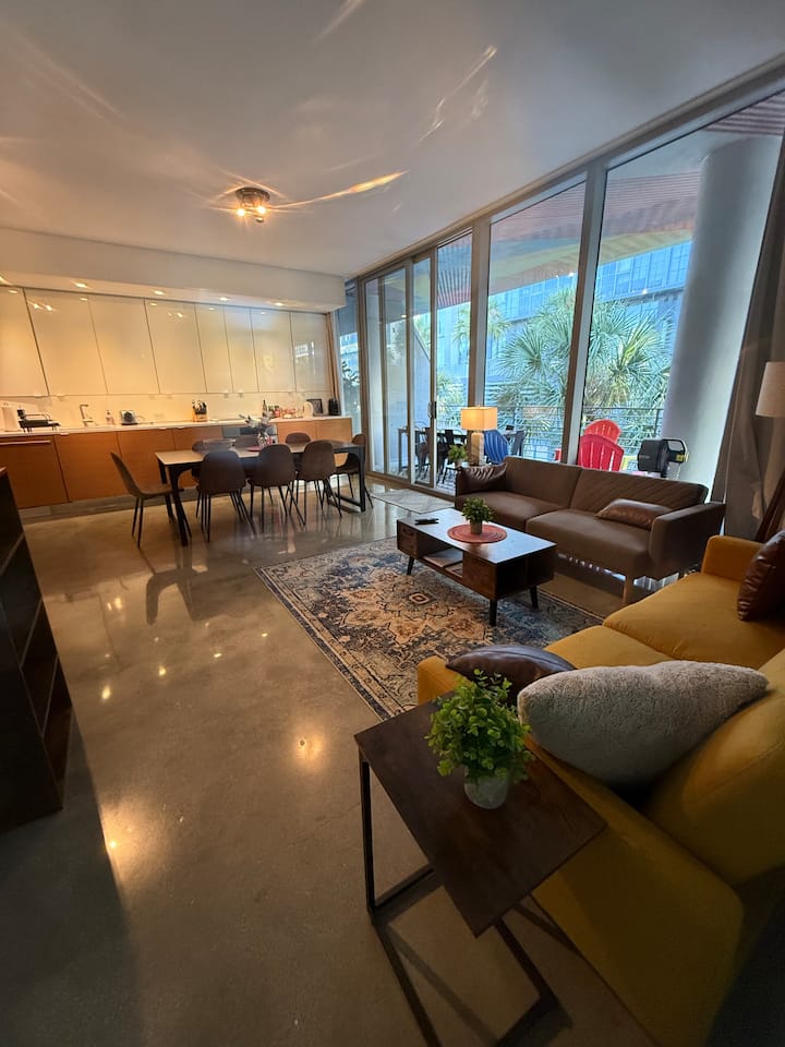 Wynwood Art Loft With Gated Parking - Miami, FL