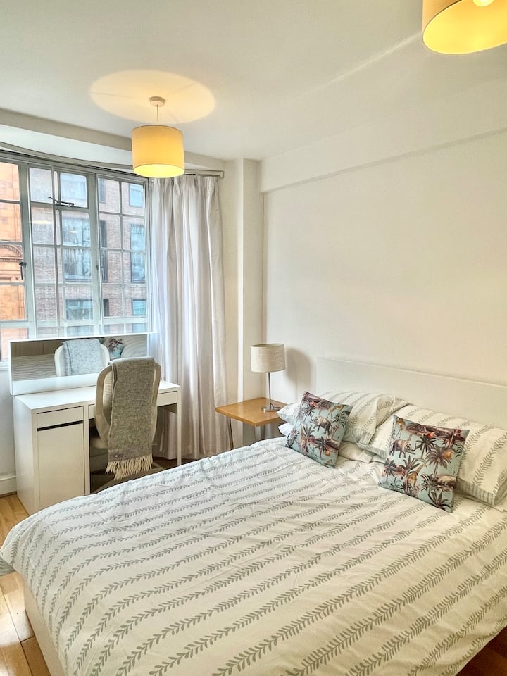 South Kensington Prime Apartment (Central London) - Victoria Station - London