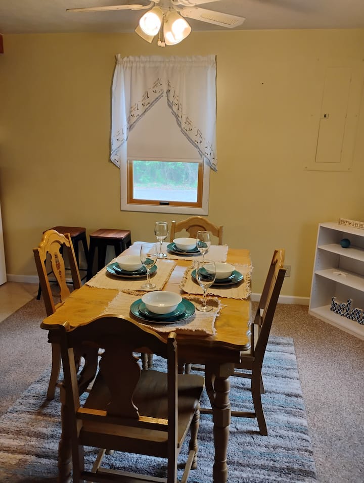 Looking For A Cozy Place To Stay And Visit? Found! - Lake Milton, OH