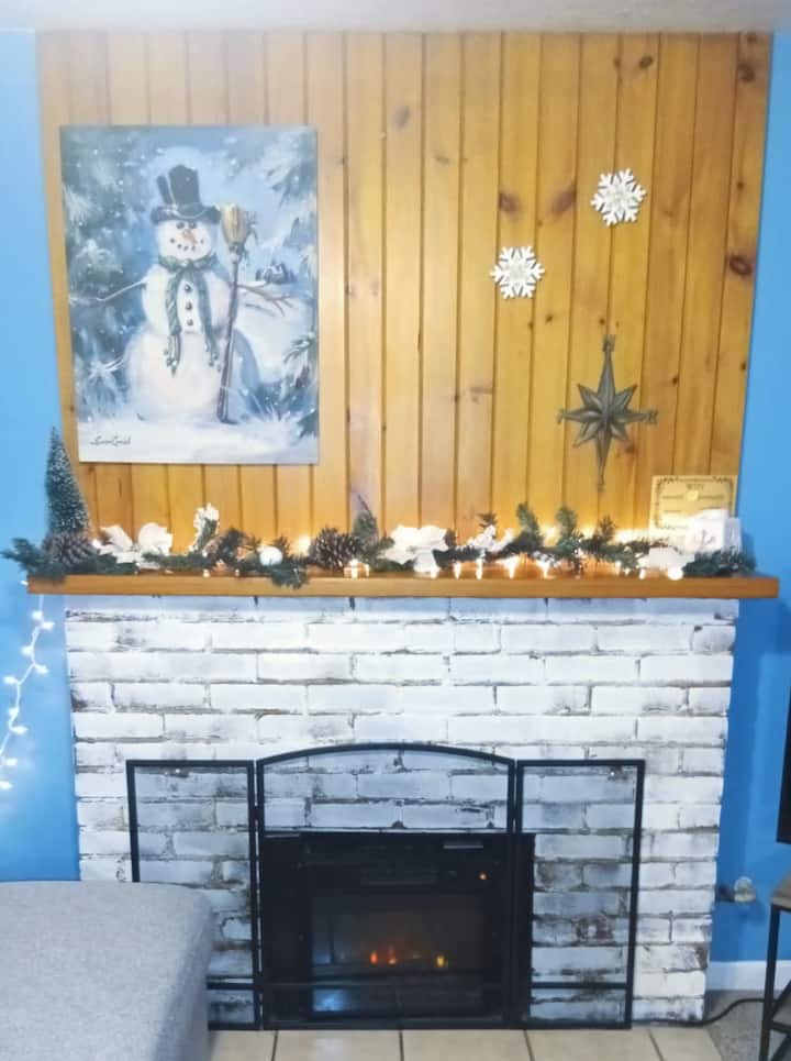 Bring In The New Year With Us! $160 Wine/hats - Lake Milton, OH