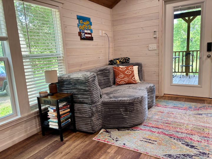 Twisted Pine Lake Cabin, Secluded & Near Town - Tallahassee, FL