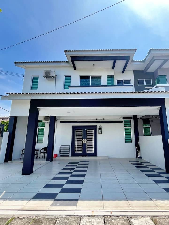 53c Bercham Home Ipoh 13pax | Free Netflix - Ipoh