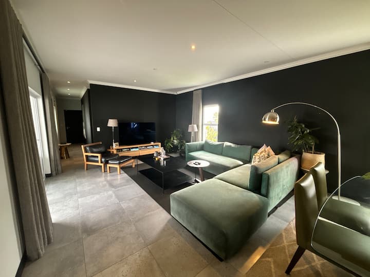97 Thornhill - Parklands
