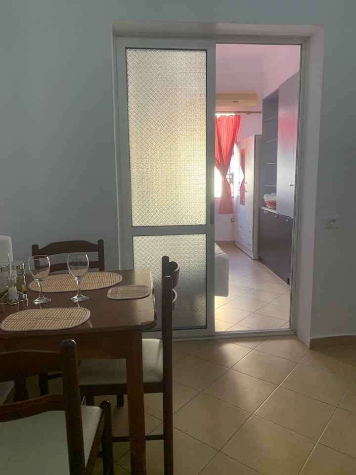 Garsoniere Dhome+guzhine - Tirana