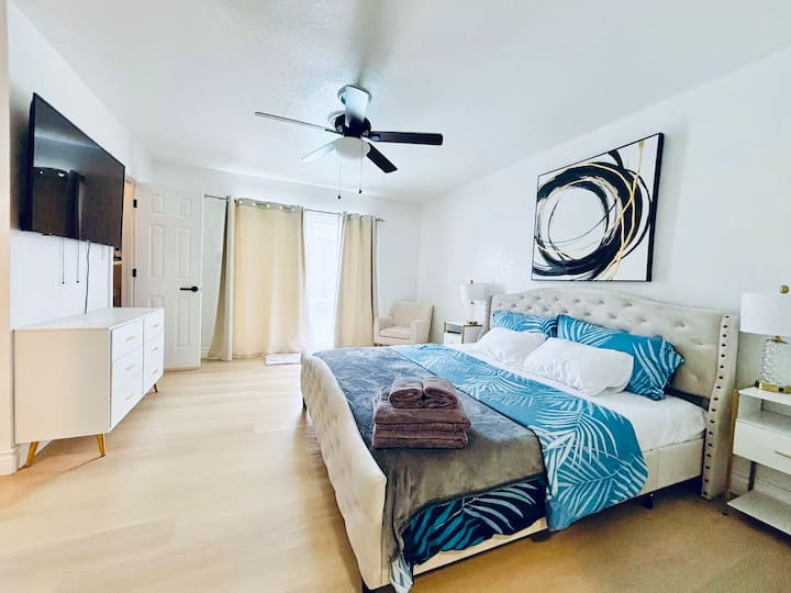Ideal Home - Las Vegas, NV