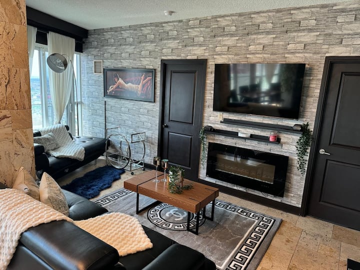 Gorgeous 2 Bed + 2 Bath. Free Parking - Mississauga