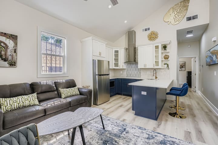 Southern Charm Outside, Modern  Comfort Inside - Atlanta, GA