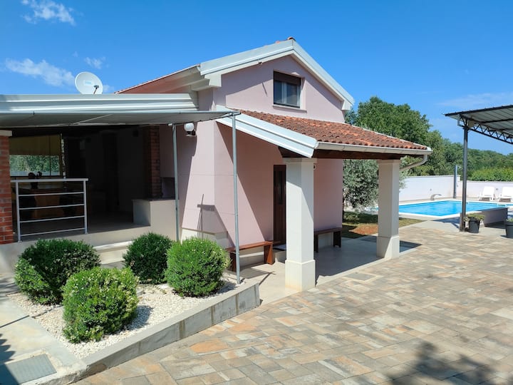 House Intacta - Pula
