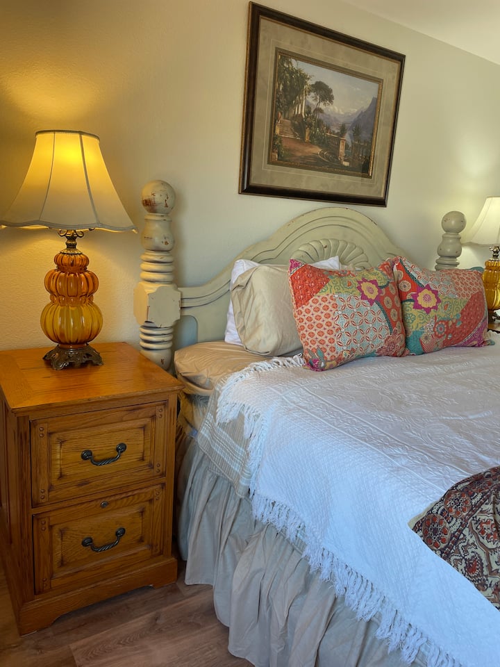 Master Bedroom With Private Bath - Murrieta, CA