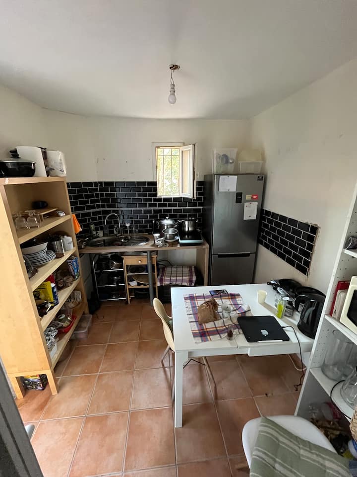 Charmante Chambre Lumineuse Dans Un Quartier Calme - Marseille