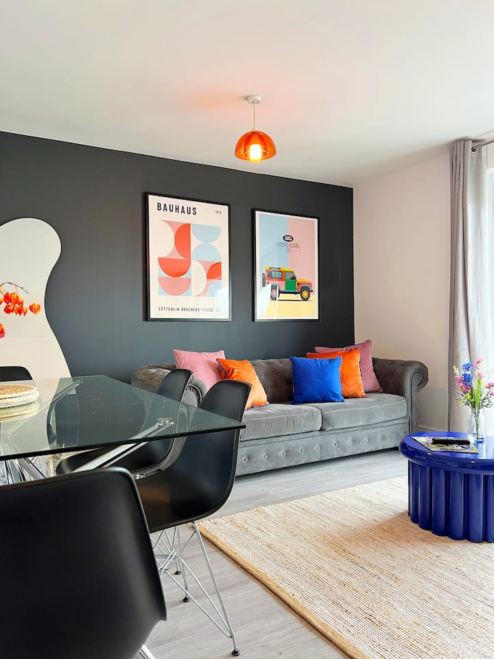 Modern Hatfield 2 Bed Apt - Free Gated Parking - St Albans, UK