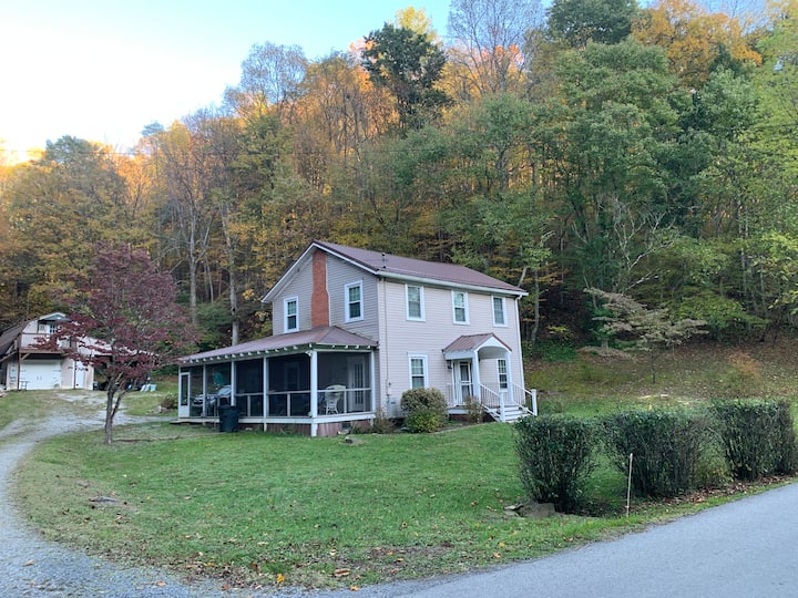 Mountain Berry Farmhouse - Sherwood Lake, New Milton