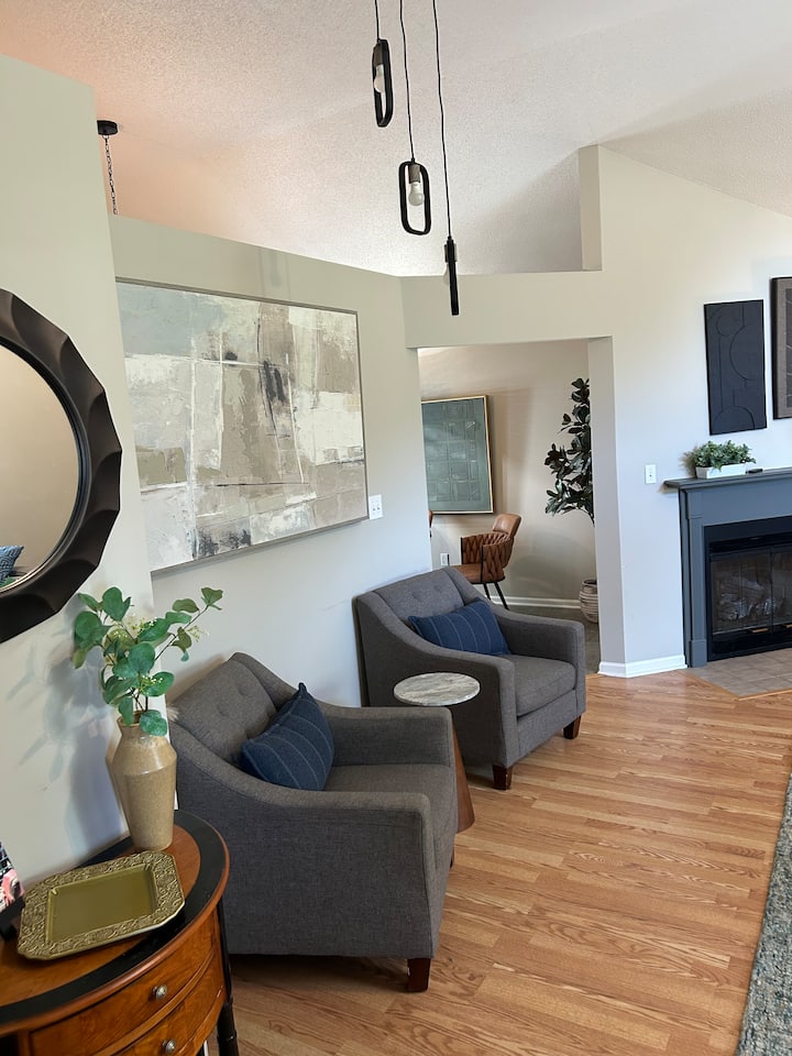 Cozy Home Minutes Away From Downtown - Columbia, MO