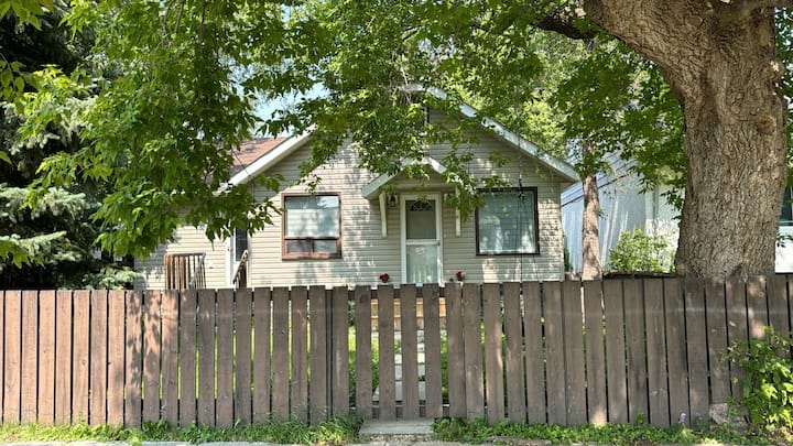 Full House In St Boniface/st Vital Area - Winnipeg