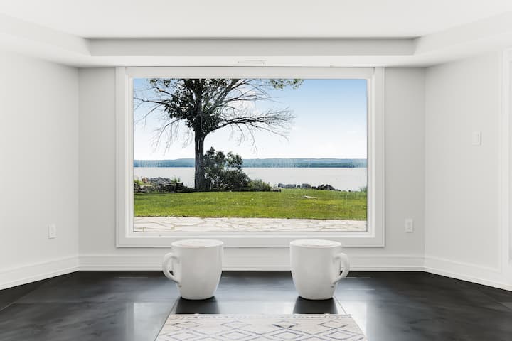 Luxurious Waterfront 5br W/kings Beds & Hot Tub - Owen Sound