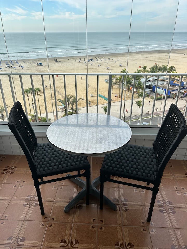 Apto Na Guilhermina-frente Ao Mar Com Sacada. - Brazil