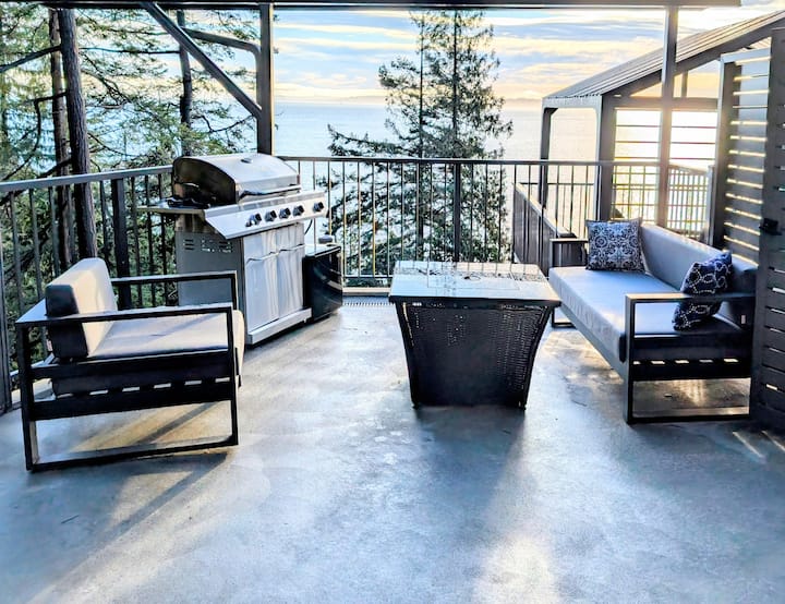 “The Cabanas On Bowen 2 – Perched Above The Ocean - Bowen Island