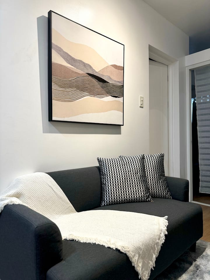 Sky Pod | Scenic City View + Massage Chair - Malabon