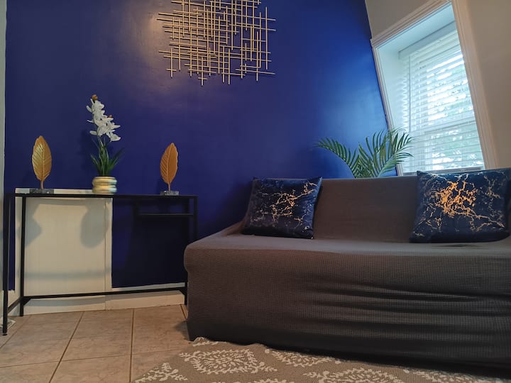 The Topmost-suite At Silver Lake* 1br Apt| Parking - Providence, RI