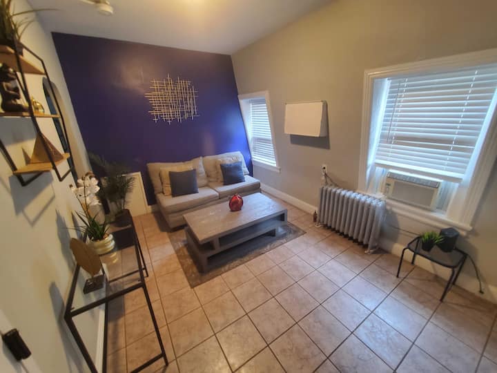 The Topmost-suite At Silver Lake* 1br Apt| Parking - Providence, RI