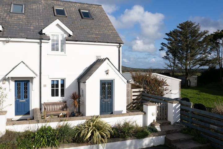 Fantastic Family Home-parking/garden - Solva