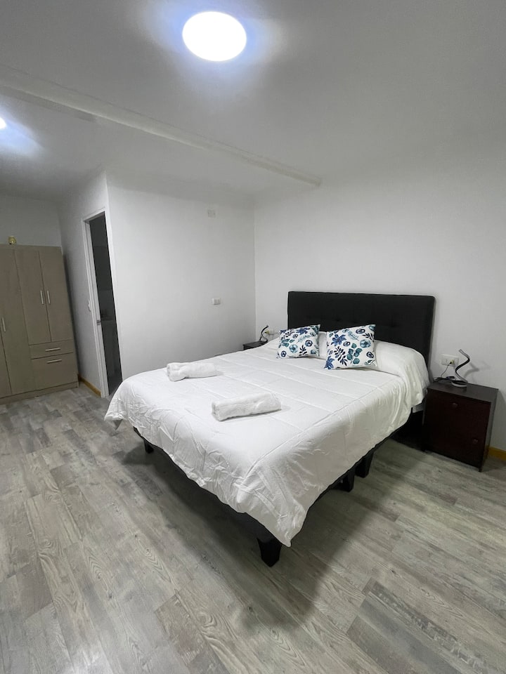 Elegante Habitación Matrimonial - Calama