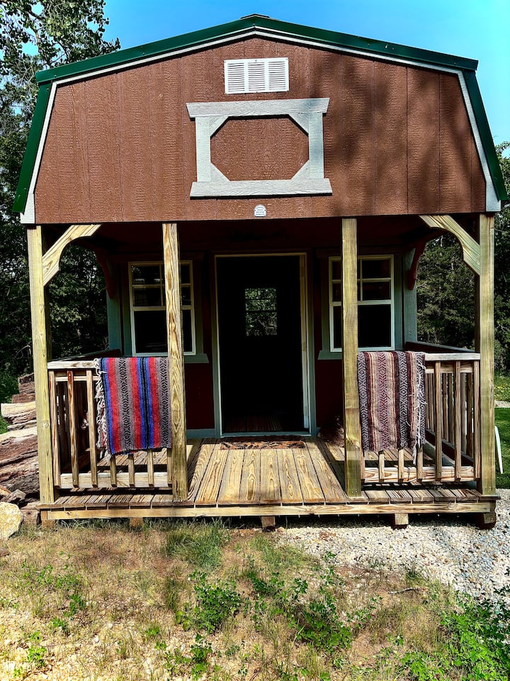 Cowboy Cabin - Decorah, IA