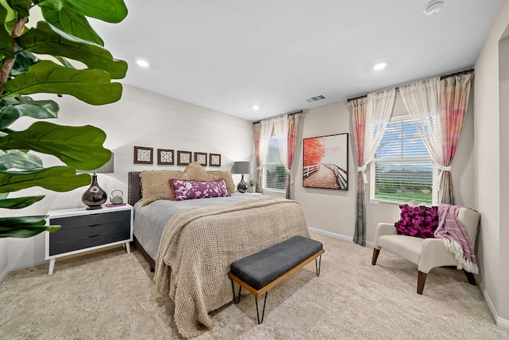 Peaceful Mountain-view Home | Close To Freeway - Perris, CA