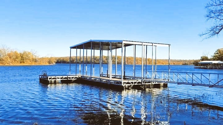 Lakeside Retreat: Private Boat Slip + Swim Deck! - Okmulgee Lake, OK