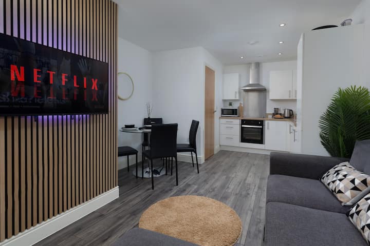 City Centre Gem: Luxe 1 Bed Flat - Sheffield