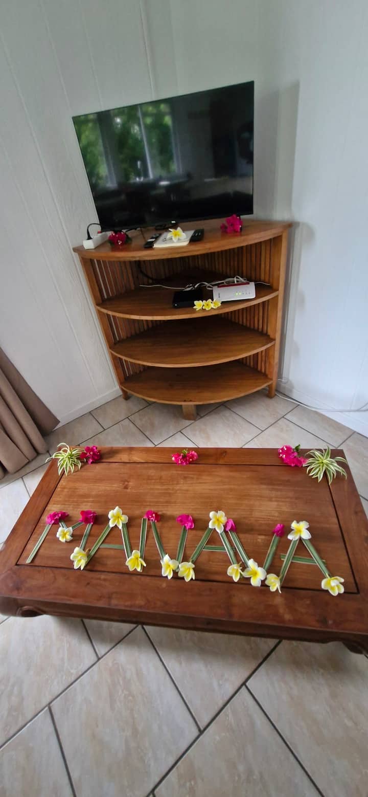 Fare Iliwai Par Fare Tiare Anei - Bora-Bora