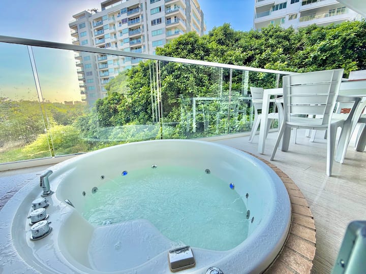 Apartamento Con Jacuzzi En El Edificio Martinique - Bolívar