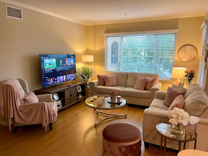 Spacious Two -Bedroom Apt - Laguna Woods, CA