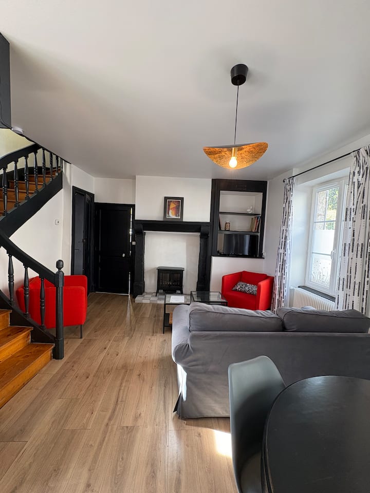 Maison Cosy Et Moderne Avec Balcon Et Vue - 2 Pers - ibis Budget Thiers