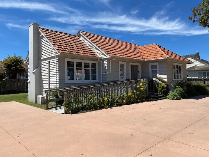 Very Close To Trade Central And Cbd, 3 Bedrooms - Rotorua