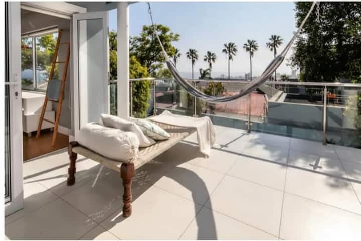 Fresnaye Family Home - Camps Bay