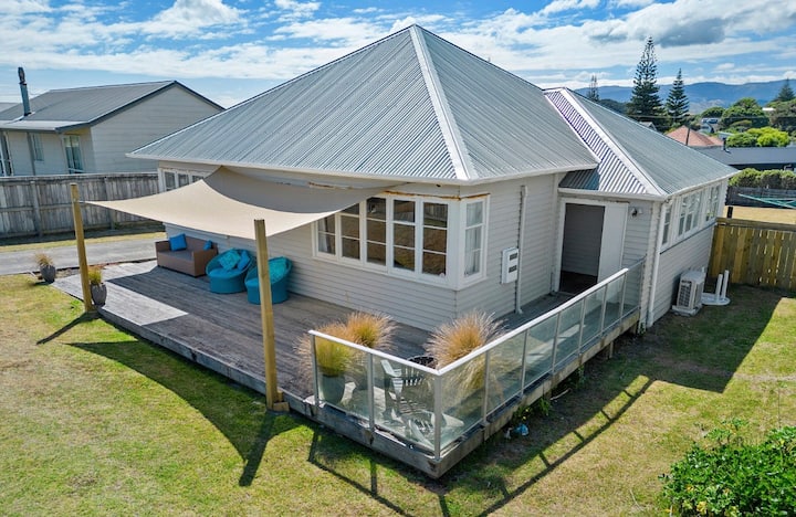 ŌTaki Beach Front + Campervan/tent Space - Ōtaki Beach