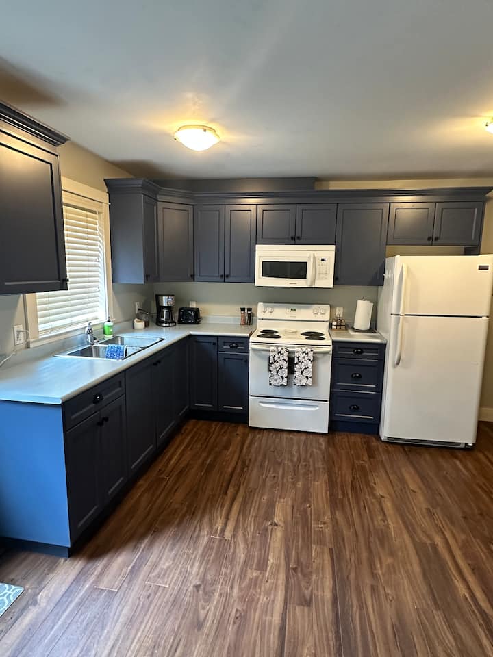 2 Bed Suite - Short Term Rental - Victoria