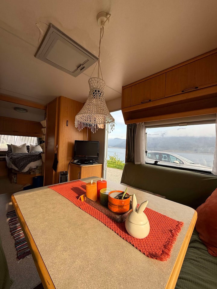 Sjarmerende, Praktisk Vogn. Utsikt Og Ved Fjorden. - Ålesund