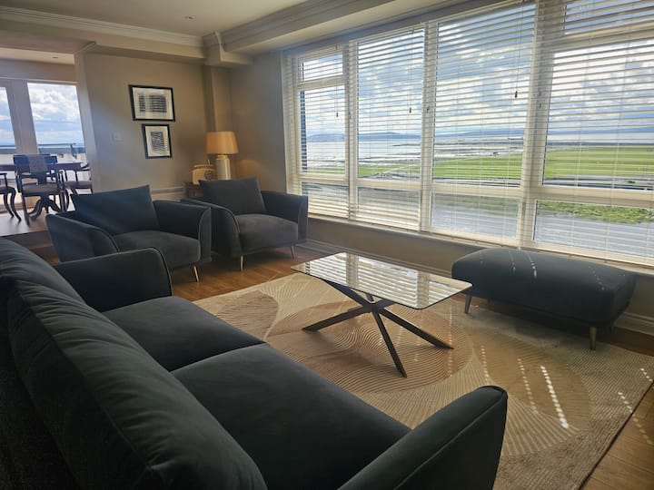 The Amazing Panoramic Penthouse- Free Parking- - Galway