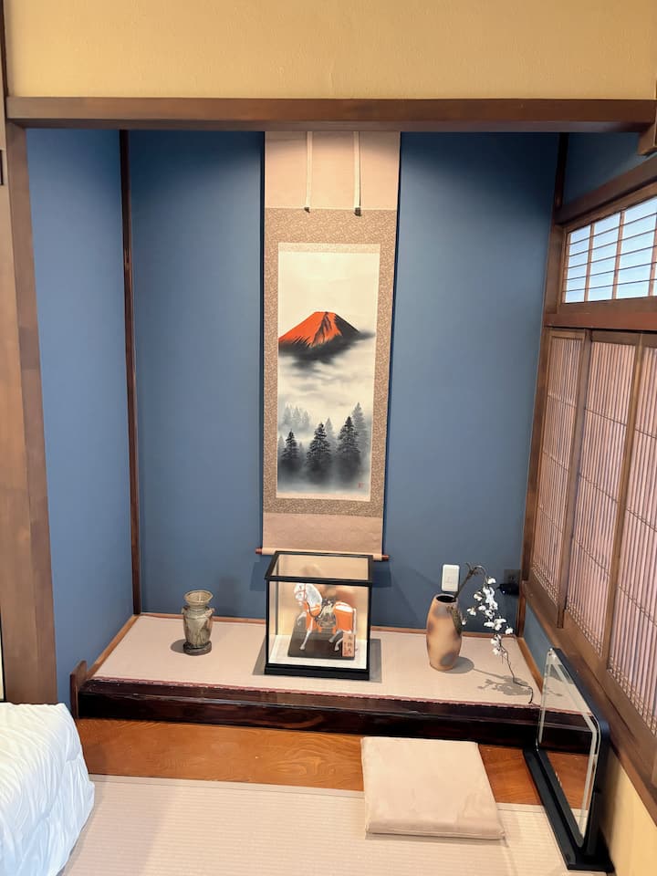 Townhouse | Walk To Old Town & Market | Sleeps 6 - Takayama