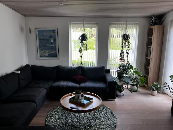 Spacious Family House With Garden And Playground - Billund