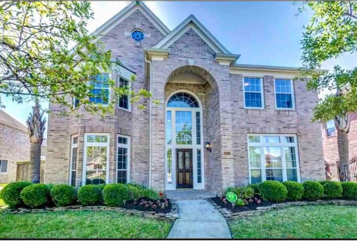 Lux 5br Home 15 Min From Downtown Houston! - Pearland, TX