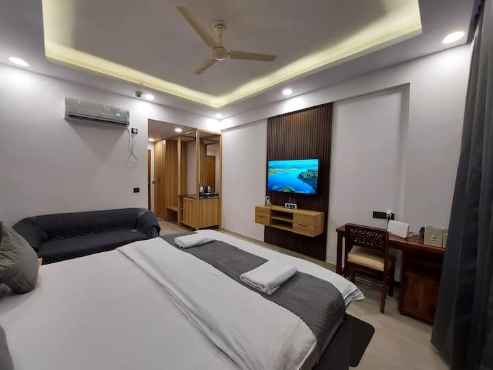 The Luxury Loft - Lucknow